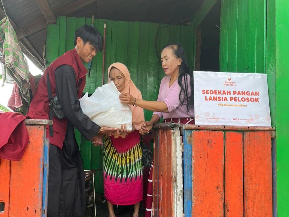 Sedekah Pangan Lansia Pelosok Pulau Sebatik Kabupaten Nunukan Provinsi ...